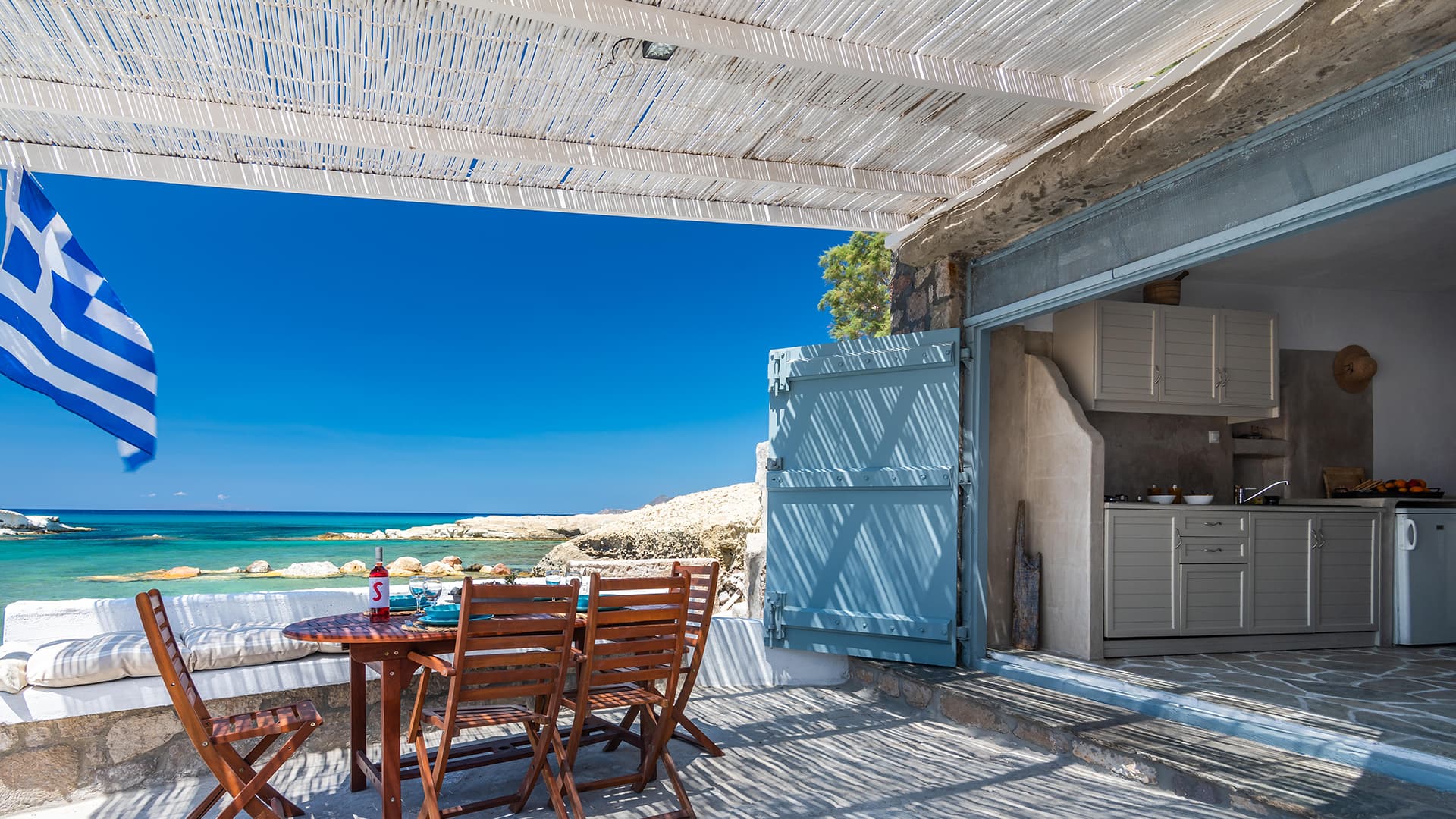 Sarakino House Boat - Milos Living
